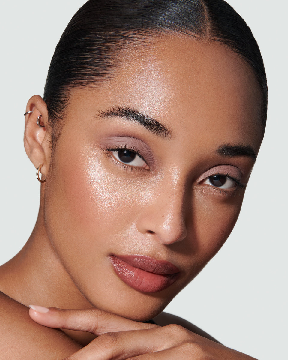 Ione (Liquid Silk Liquid Eyeshadow) | Lisa Eldridge